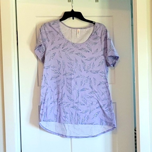 LuLaRoe | Tops | L Lularoe Classic Tee With Feathers | Poshmark
